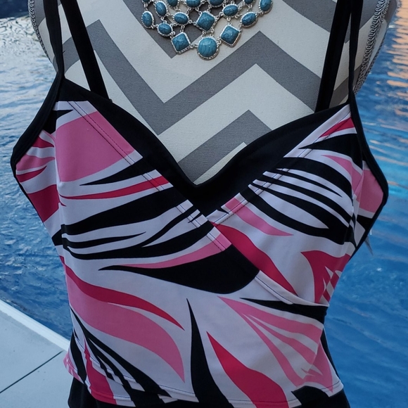 Swim Wrap | Swim | Nwt Pink Tiger Slim Swim Wrap Tankini Swimsuit 8 ...